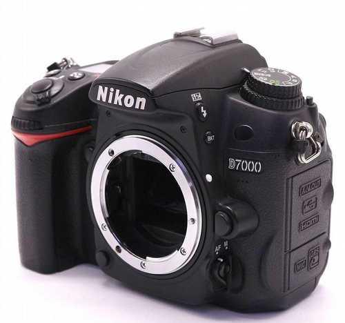 Nikon D7000 body (пробег 21900 кадров)