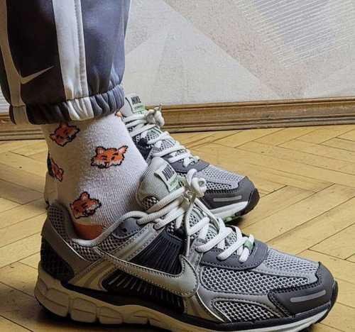 Кроссовки Nike air zoom vomero 5