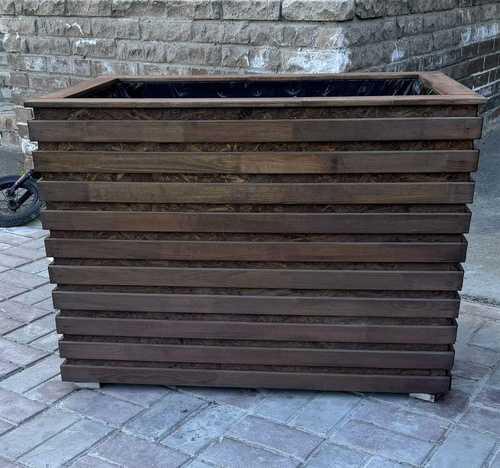 Деревянный ящик для растений