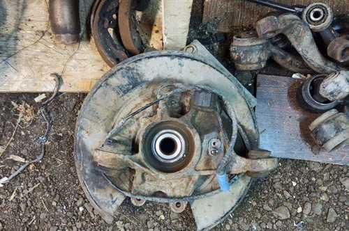 Поворотный кулак передний Range Rover 3 L322