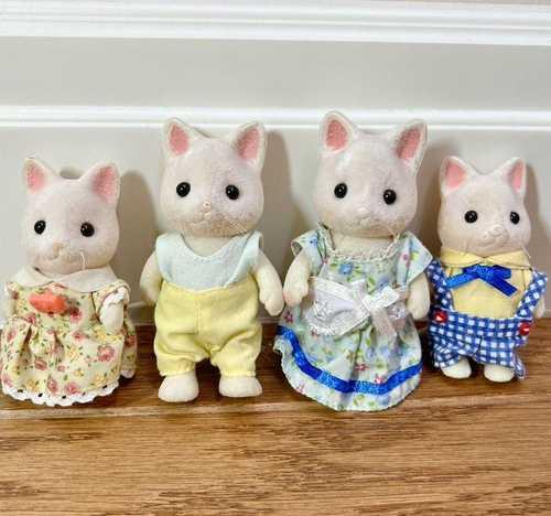 Sylvanian families семья котов