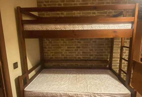 Деревянная двухярусная кровать