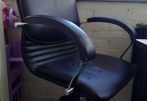Компьютерное кресло офисное (стул)