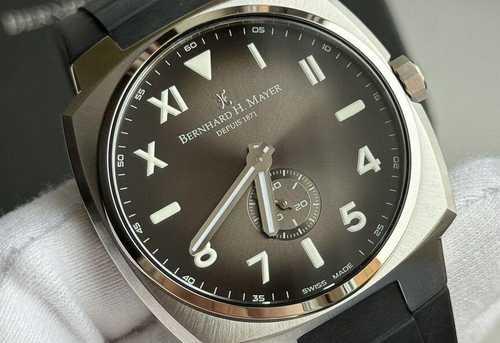 Новые Bernhard H Mayer Omni Midnite 42mm