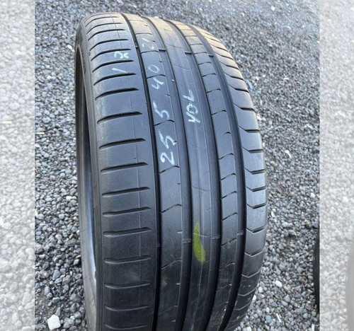 Pirelli P Zero PZ4 255/40 R21