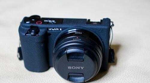 Предлагается фотоаппарат Sony zv e10 + sel20F28