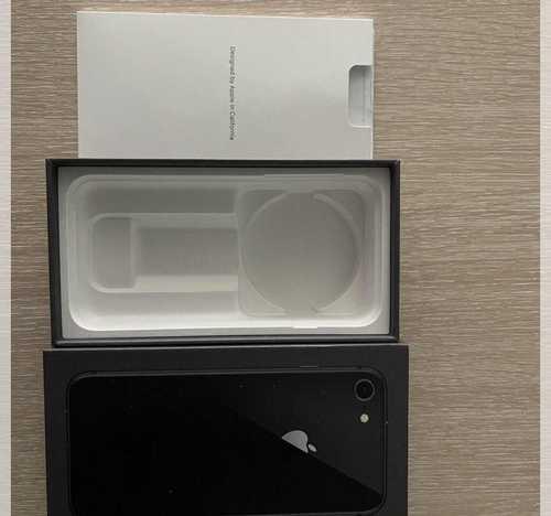 Коробка в идеальном состоянии для iPhone 8