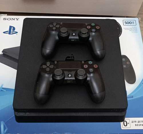 Sony PlayStation 4 Slim, 500 ГБ, 2 геймпада