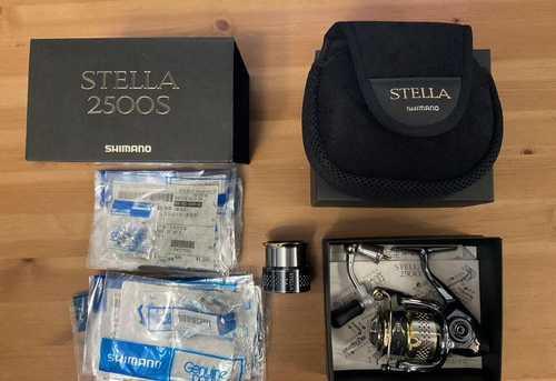 Shimano 10’ Stella 2500S + шпуля, гп и запчасти