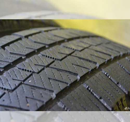 Bridgestone Blizzak VRX2 205/60 R16