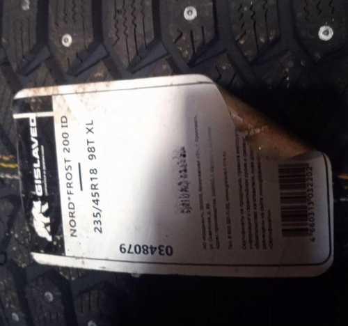 Gislaved Nord Frost 200 ID 235/45 R18 98T