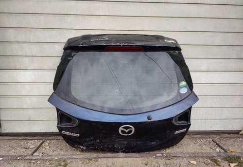 Крышка багажника Mazda Demio 4
