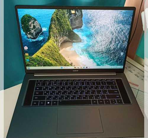 Honor magbook 16, r5 6core, 16gb ram, ssd sam 980