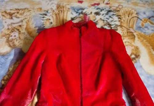 Куртка женская красная 44-46 размер
