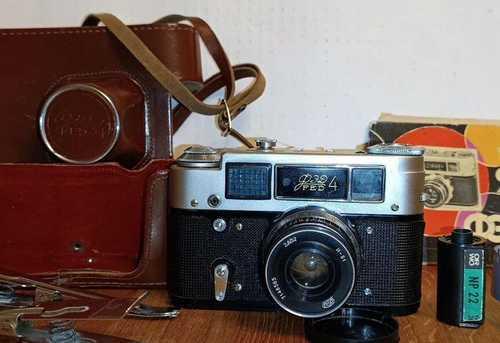 Комплект:Фотоаппарат фэд4, плёнка, инструкция-СССР