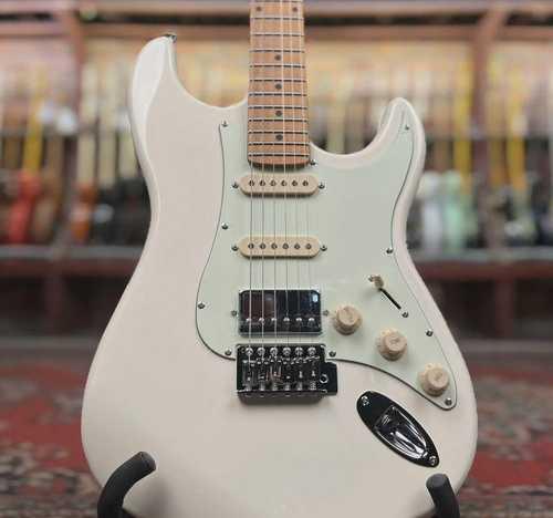 Электрогитара DeMarco dmsest600 Stratocaster HSS White