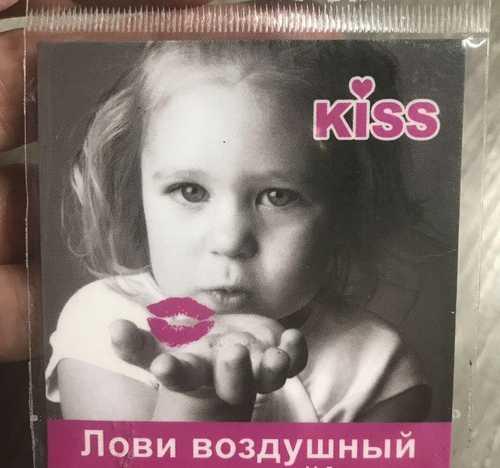 Магнит на холодильник kiss лови поцелуй