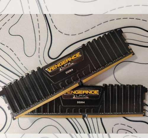 Озу / DDR4 2x4 2400 CorsaiR