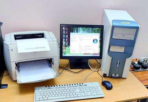 Компьютер с монитором для офисной работы