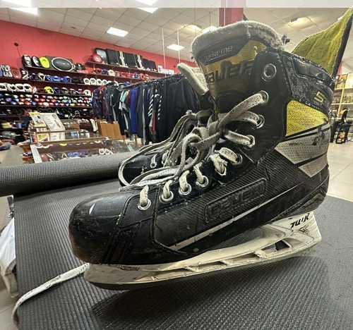 Коньки хоккейные Bauer supreme s37(44)