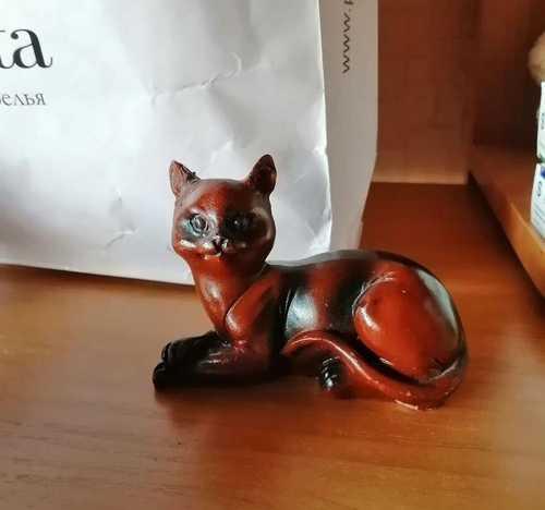 Статуэтка кошка