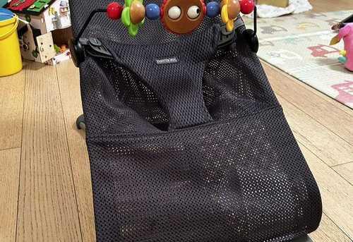 Шезлонг babybjorn mesh с дугой