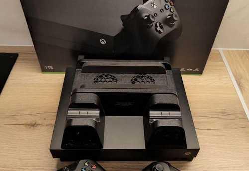 Xbox one x(2геймпада,зарядная охлаждающая станция)