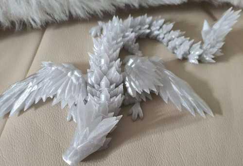 Люминесцентный дpакон кристалл с крыльями