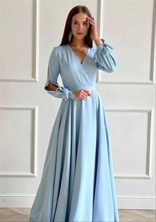 Голубое вечернее платье