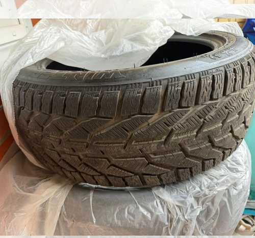 Winter Tact WT 80 245/45 R18