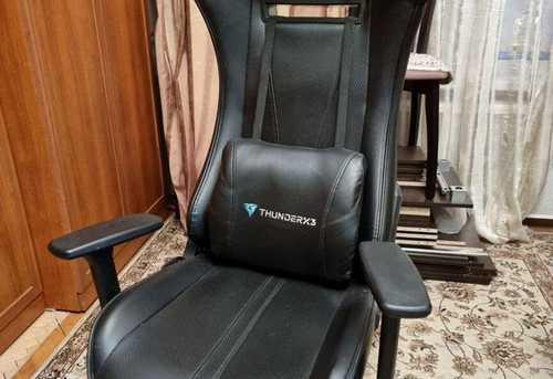 Компьютерное игровое кресло ThunderX3