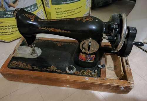 Швейная машинка старая