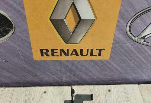 Кронштейн Renault duster