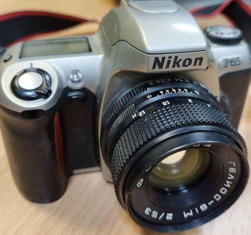 Фотоаппарат Nikon F65 с объективом Гелиос-81М 2/53