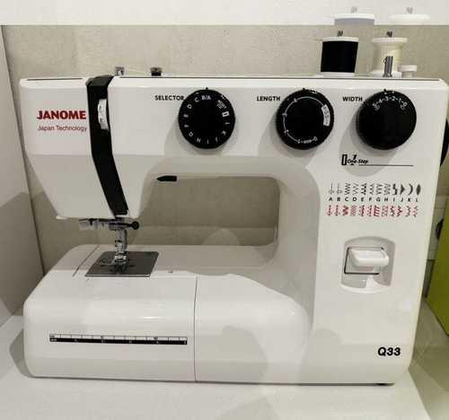 Швейная машина Janome Q33