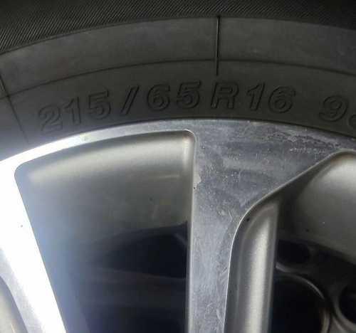 Yokohama 104ZR 215/95 R16