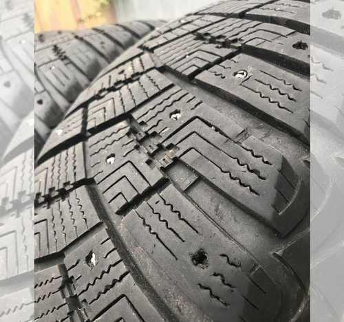 Goodyear UltraGrip 235/65 R17