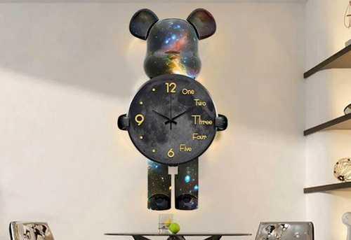 Настенные часы Bearbrick