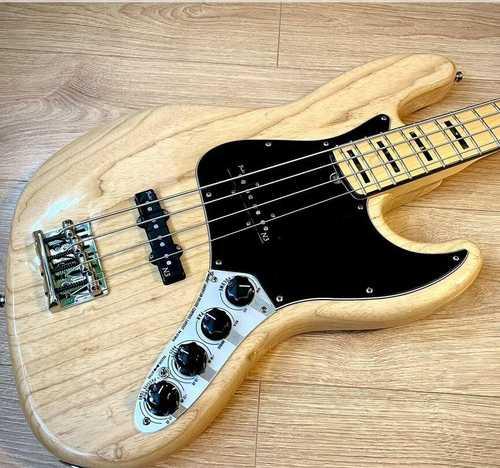 2013 Fender American Jazz Bass Deluxe Ash