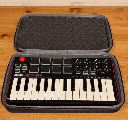 Midi-клавиатура Akai MPK mini MK2   жесткий чехол