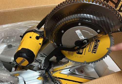 Пила DeWalt DWS 780