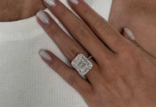 Крупное кольцо с бриллиантами