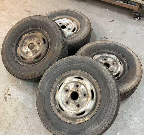 Зимние колеса 225 70 R15c на дисках ford transit