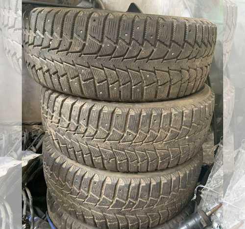 Maxxis MA-SLW Presa Spike 215/55 R17