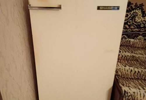 Холодильник бу Snaige-8