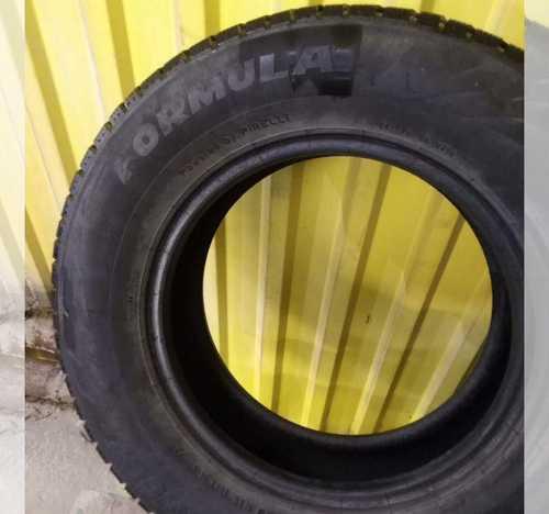 Pirelli Ice Zero 215/70 R16