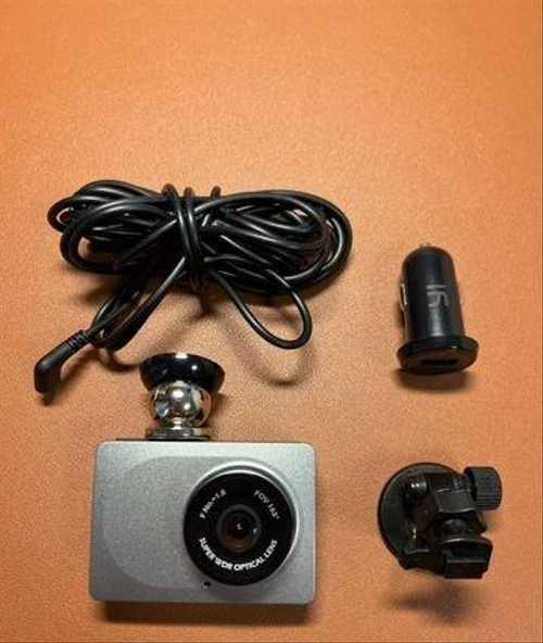 Видеорегистратор Xiaomi YI Smart Dash Camera рст