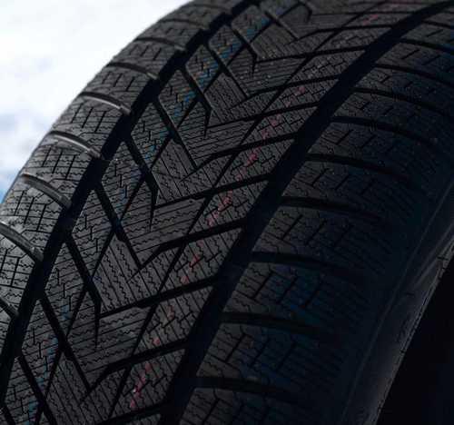 Zmax Winterhawke II 255/50 R20 109H