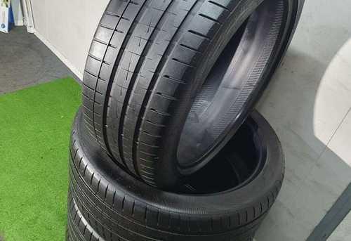 Vredestein Ultrac Vorti 275/40 R22