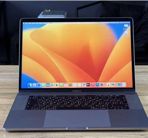 MacBook Pro 15 2018 i7 16/256 Идеал 64 цикла